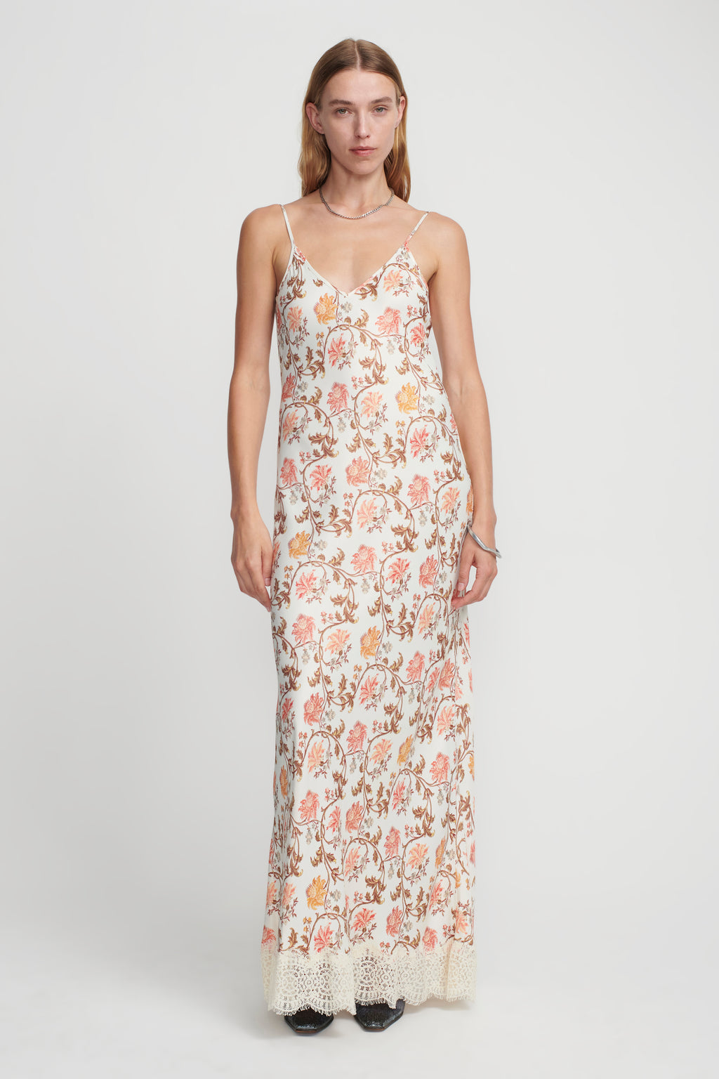 Sample Alessia Dress Cream Wallpaper – Hansen & Gretel